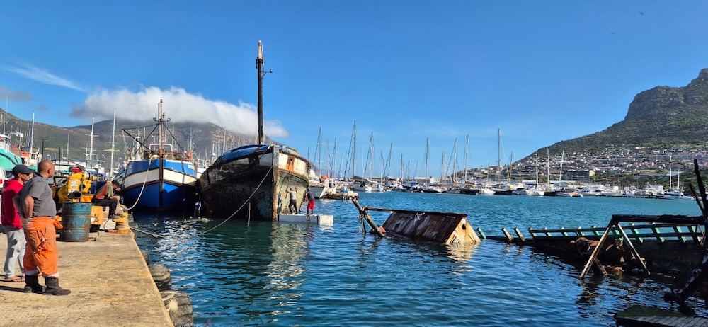 Hout Bay wreck removals underway